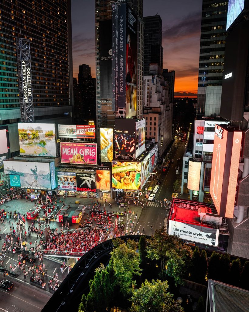 The Times Square EDITION Hotel – New York, NY, USA – Times Square View ...