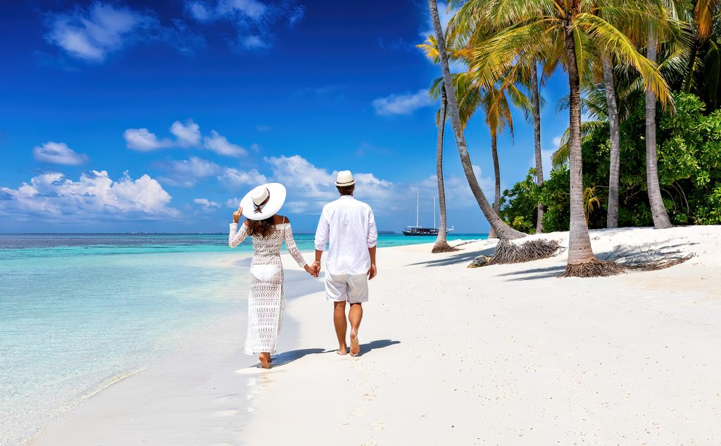 What To Pack For A Beach Vacation: A Complete List – TRAVOH